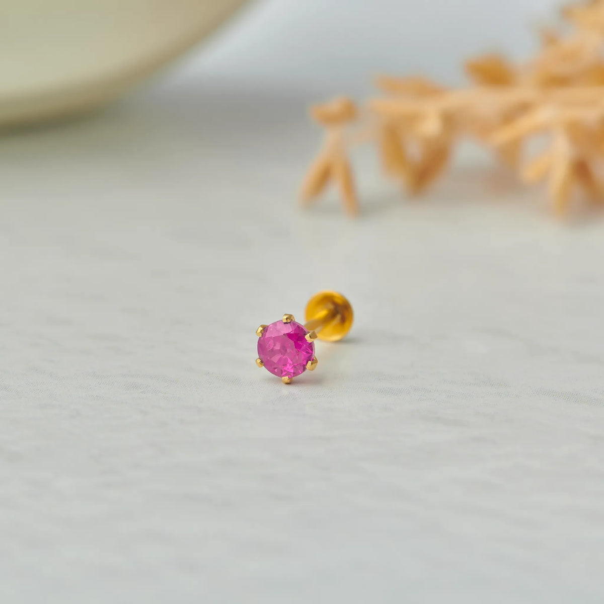 Diamond Radiance Stone Nose Pin in 18K Gold – Yuvora