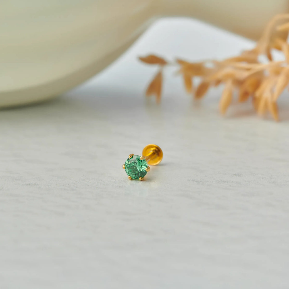 Diamond Radiance Stone Nose Pin in 18K Gold – Yuvora