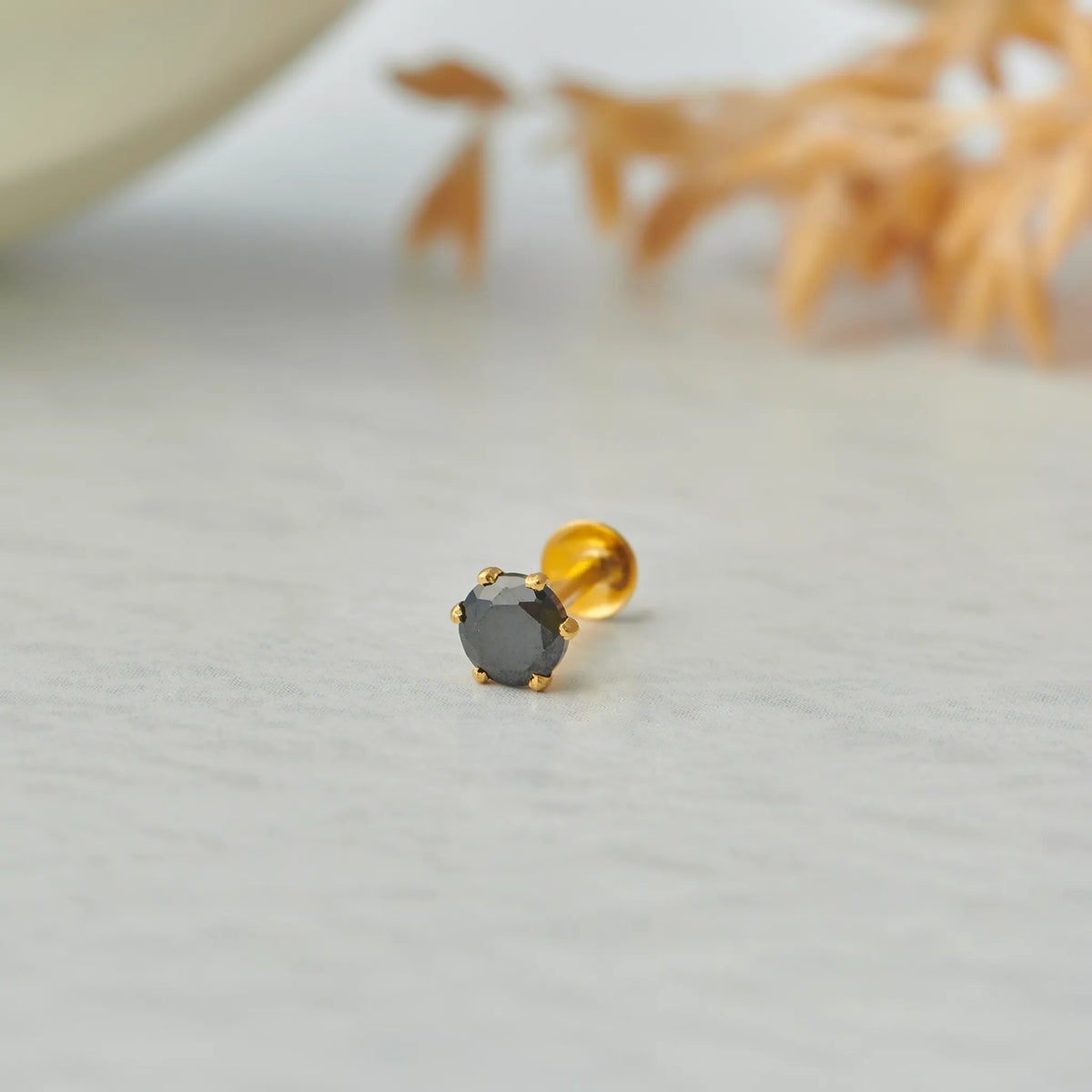 Diamond Radiance Stone Nose Pin in 18K Gold – Yuvora